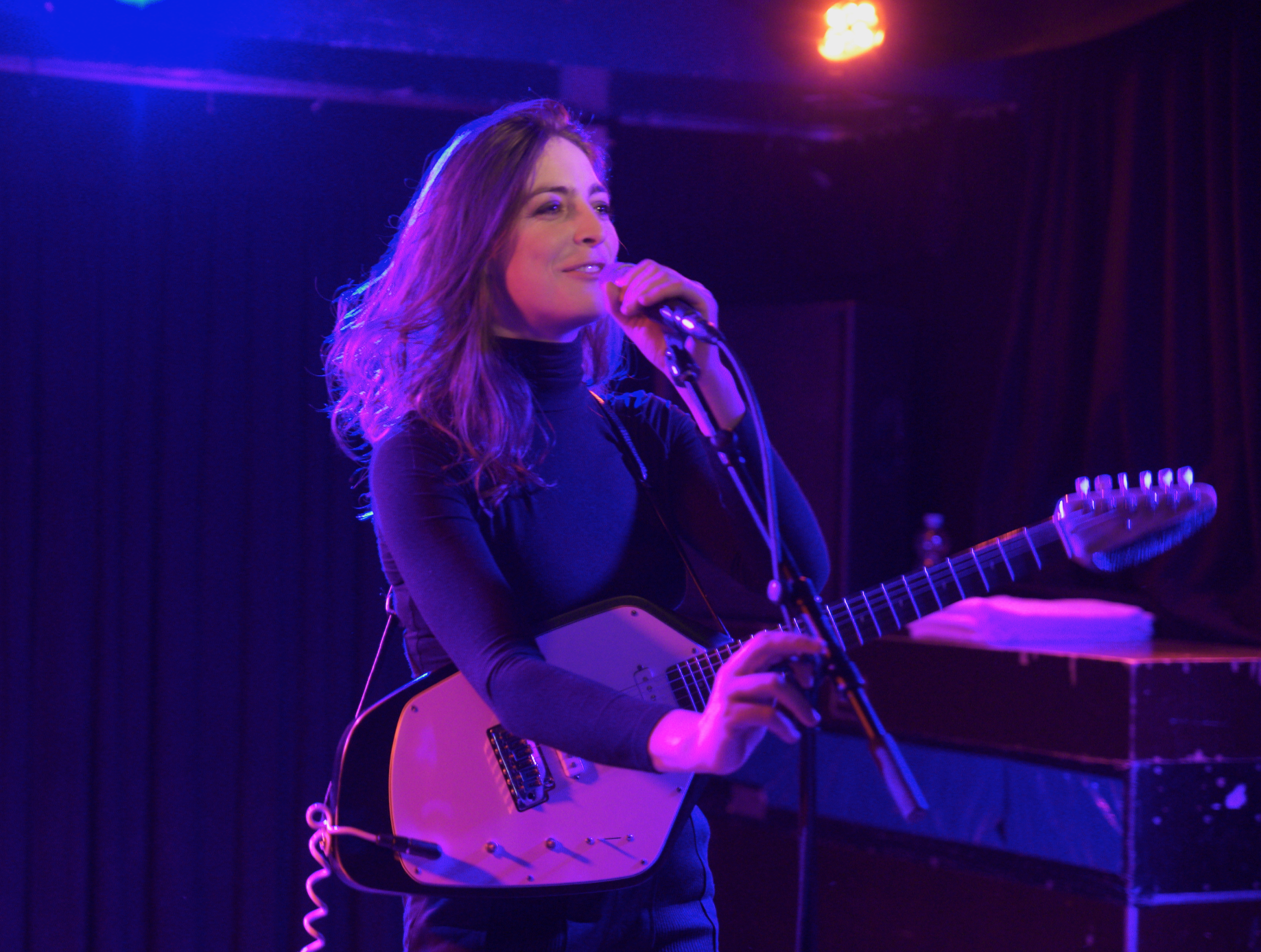 Fishbach: „No, I don´t want drama!“ | Kaput Mag