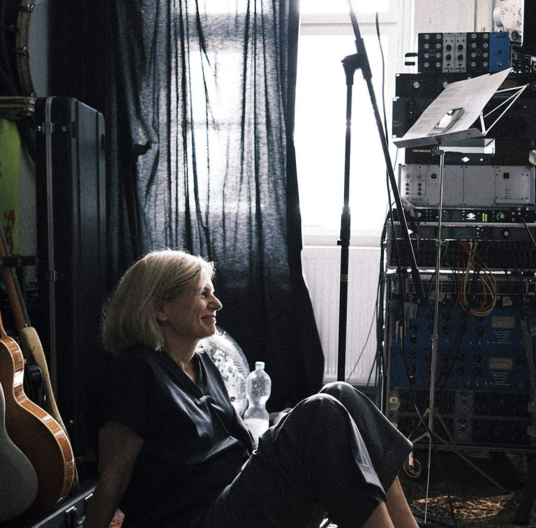 „Dieses Unterwürfige habe ich immer abgelehnt“ – Annette Benjamin im ...